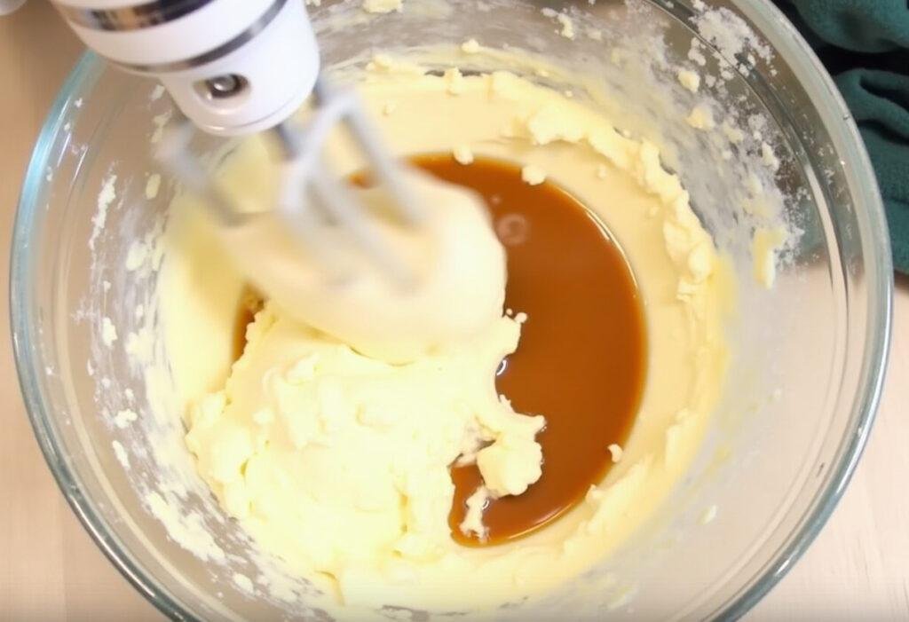 Harry Potter Waffle Cone Crust Butterbeer Cheesecake - Serena Recipes